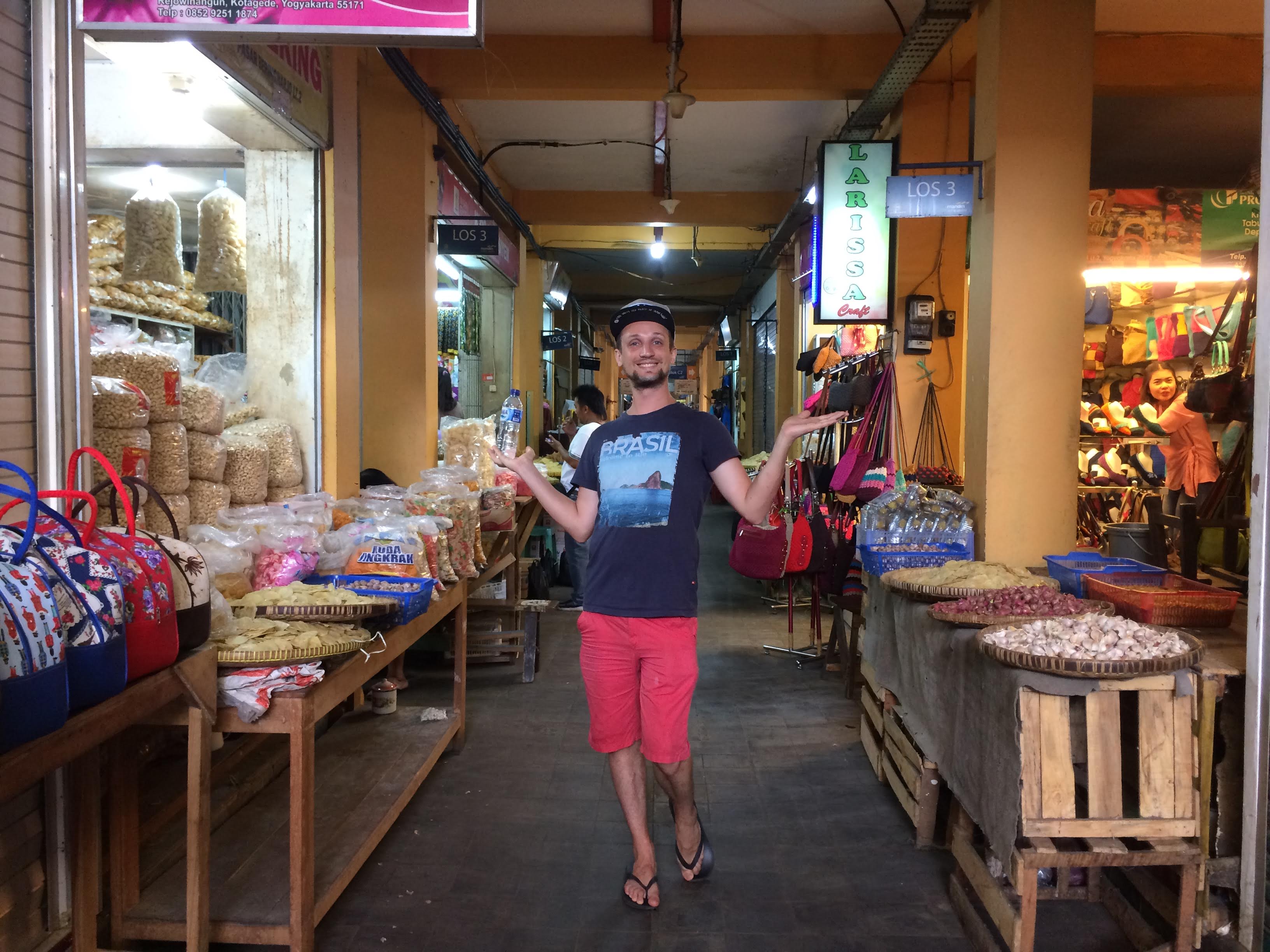 Yogyakarta – Marché local ! – 4 visions en voyage